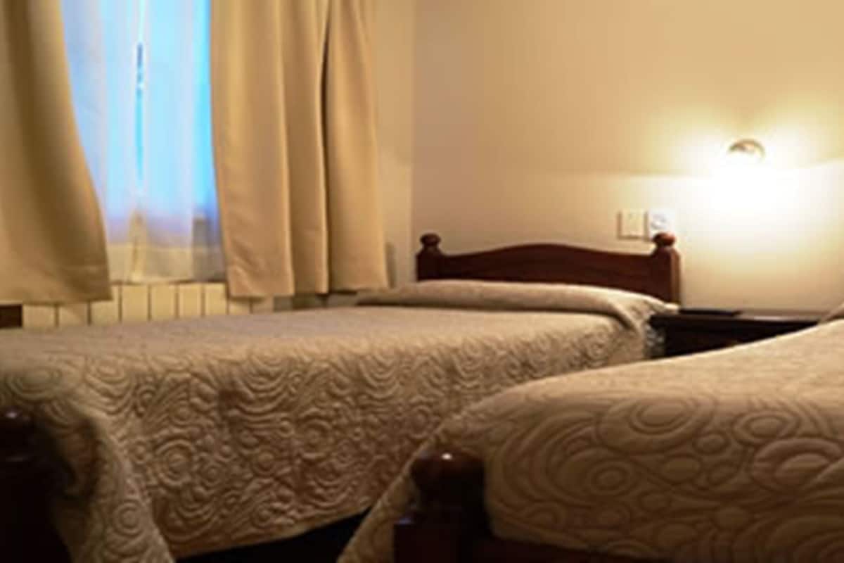 Quarto Twin | Wi-fi grátis, roupa de cama fornecida