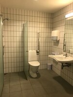 Quarto quádruplo conforto, banheiro compartilhado (6 person) | Banheiro