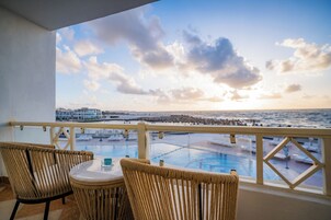 Suíte júnior, banheira de imersão | Sacada