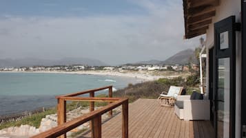 Vista para praia/oceano