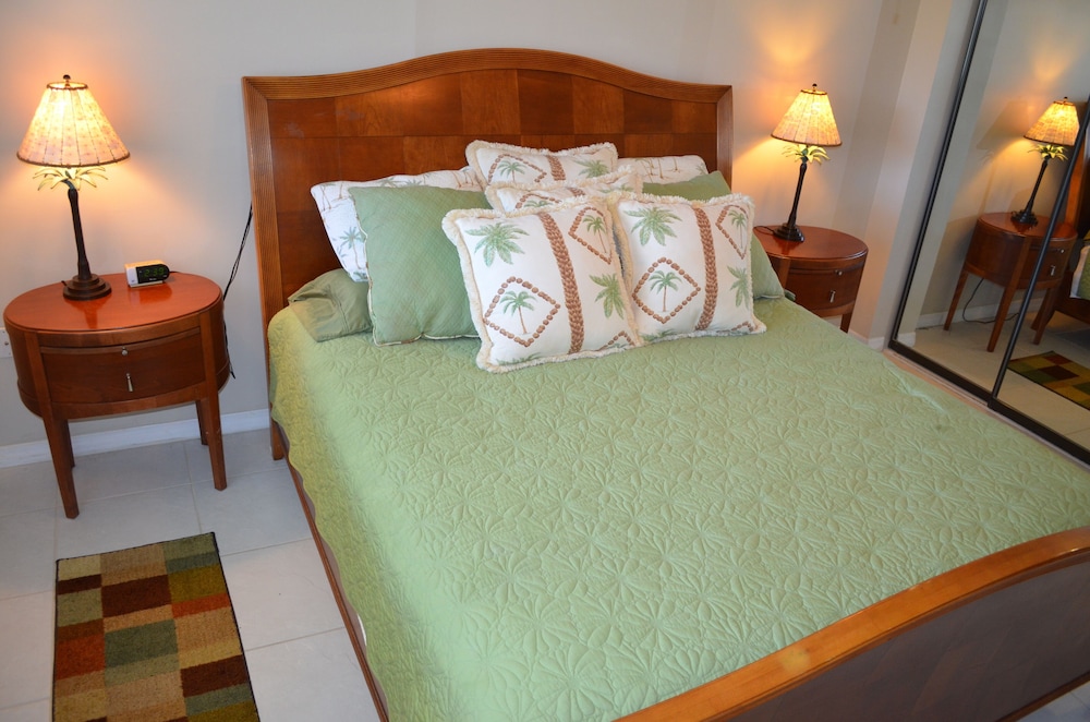 Ov 221 Tennis/clubhouse View Condo - Paradise Vacation Rental In Ocean Village - Fort Pierce, FL