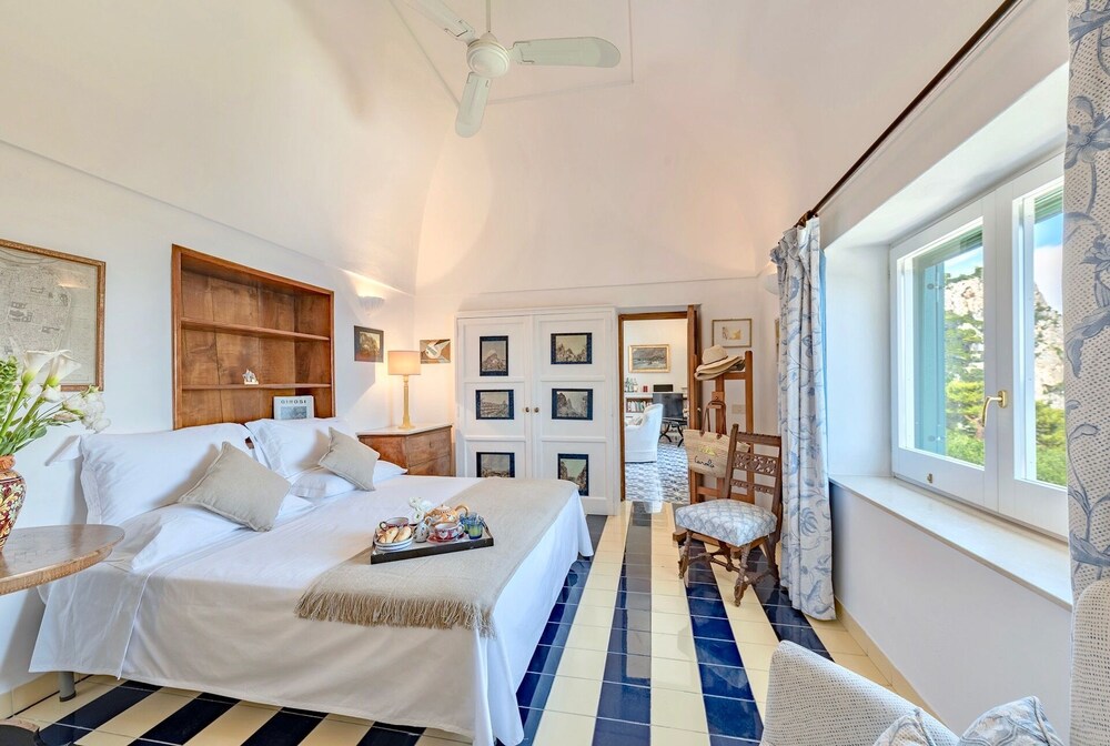 Villa Capri Marina - Four Bedroom Villa, Sleeps 8 - Capri