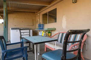 Shared Dormitory - Shared Bath | Terraço/pátio