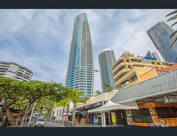 H-residences Private Apartments - Surfers Paradise
