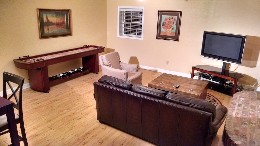 Cozy Private Basement Suite With Separate Entrance, Great Neighborhood! We Own! - Charlotte, NC