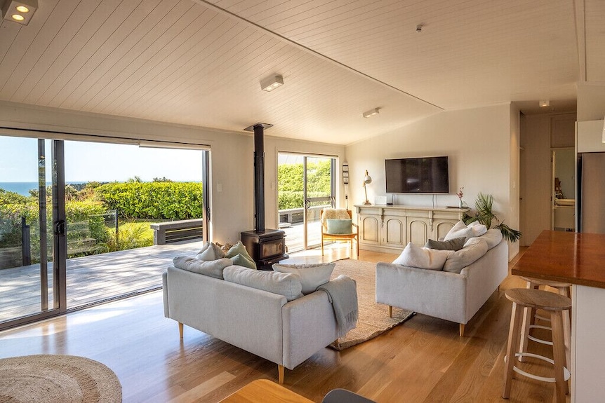 Palm Beach Panorama - Perfect Family Holiday House With Spa Pool! - Waiheke Island