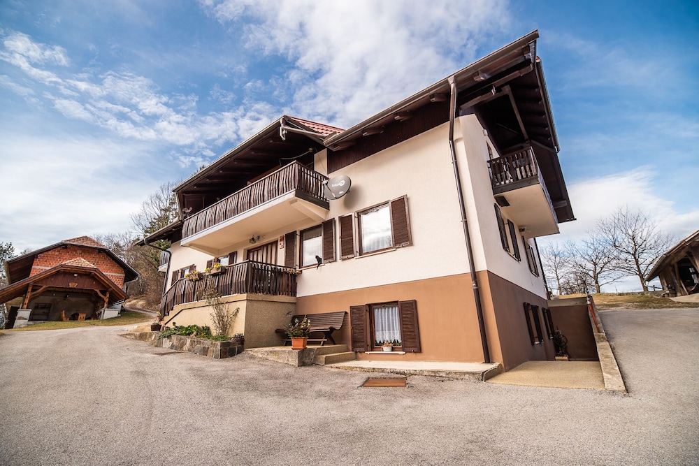萨加尔农场住宿酒店 - 斯洛維尼亞
