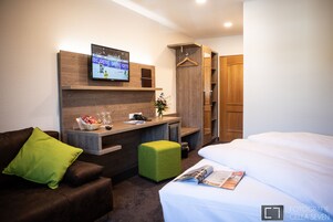 Frigobar, individualmente decorados, individualmente mobiliados