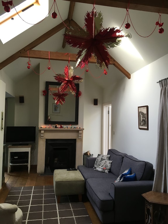 Castle Combe - The Prettiest Cotswold Village Near Bath / 6 Bedrooms Ensuite - Gloucestershire