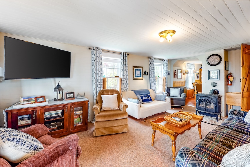 Casa Familiar Frente Al Mar Con Porche, Vista Increíble Y Acceso Al Agua. - Maine