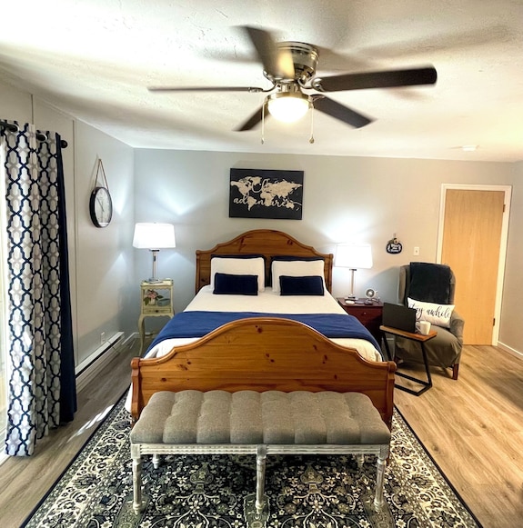 "Blue House Suite: A Serene Retreat In Proximity To The Airport" - Oregon