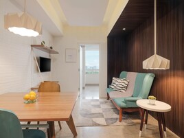 Quarto família | Banheiro | Chuveiro, secador de cabelo (mediante solicitação), chinelos, bidê