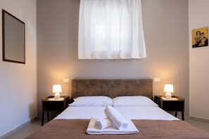 Apartamento Tradicional (Casale 1) | 1 quarto, secretária, cortinas/cortinados opacos, quartos insonorizados 