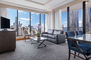 Cofre no quarto, secretária 