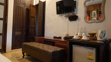 Quarto casal superior | Cortinas blackout, camas extras/dobráveis (sobretaxa), Wi-Fi de cortesia