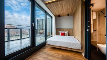 Mini Smart with Terrace | 1 quarto, roupas de cama premium, camas com colchões pillow-top