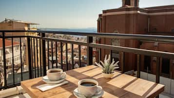 Suite, varanda, vista para o mar | Varanda