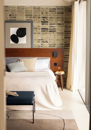 Duplex, no pátio | Individualmente decorados, individualmente mobiliados, escrivaninha