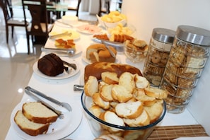 Buffet de pequeno-almoço