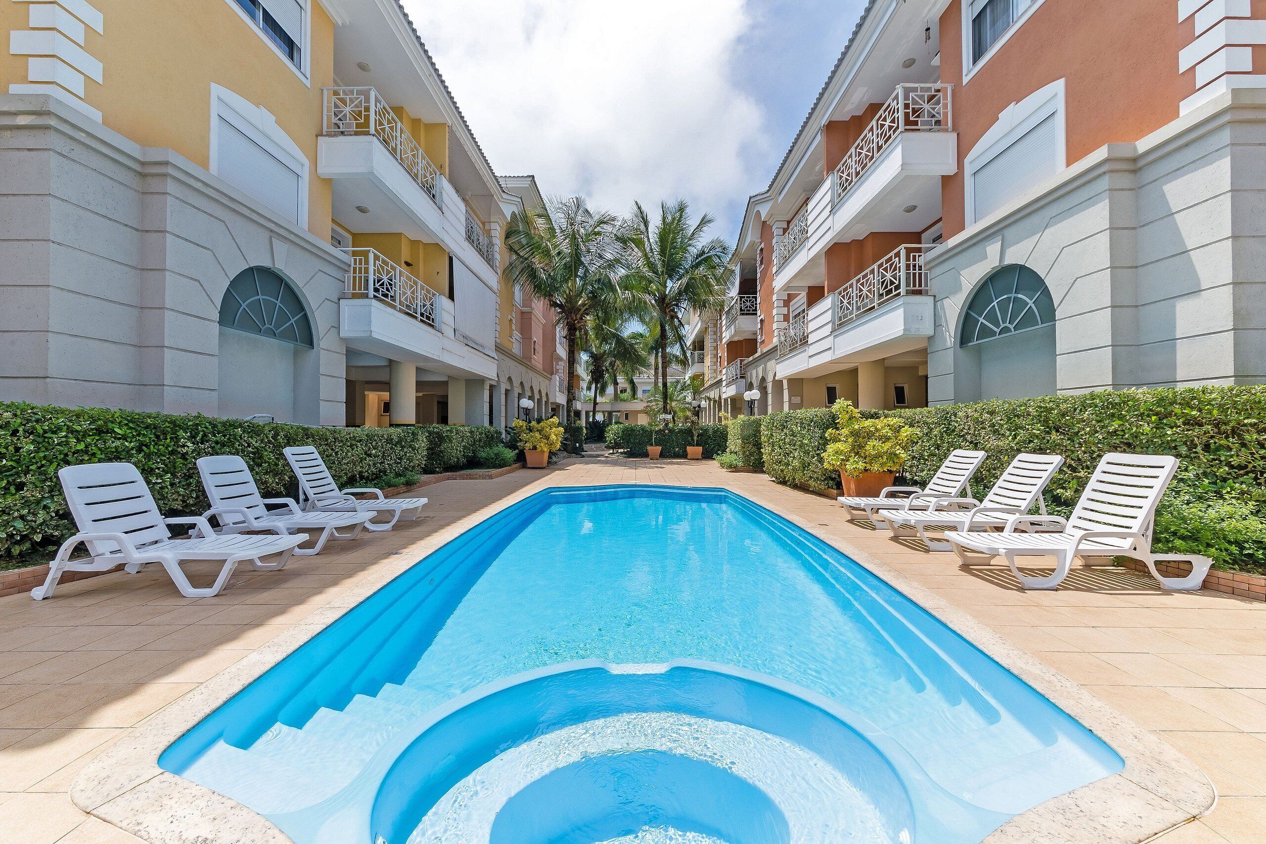 Apartamento Superior | Piscina | Piscina exterior 