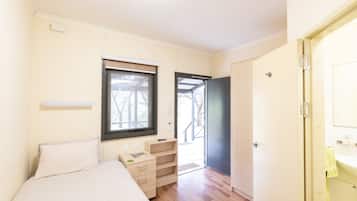 Quarto solteiro | 1 quarto, espaço de trabalho para notebook