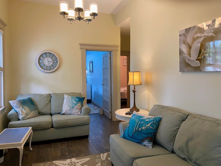 Zephyr Retreat (Apt 3) - Park View - Belmar, NJ