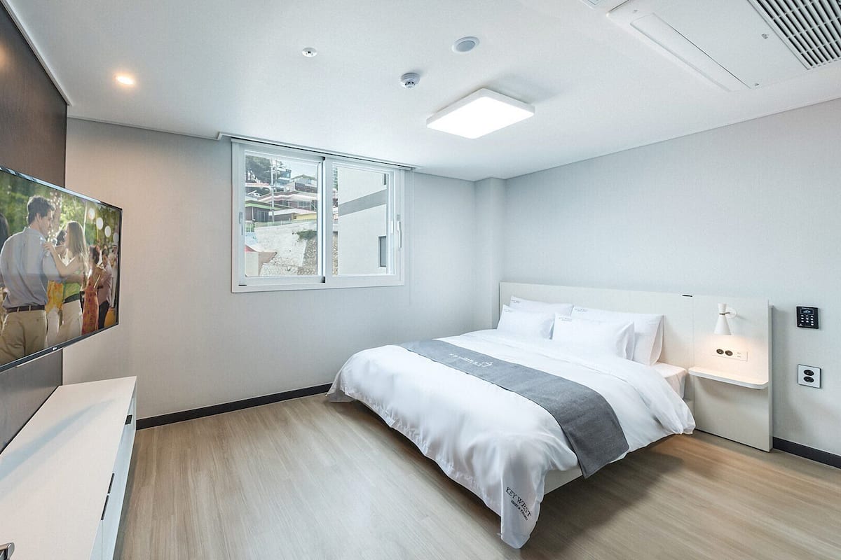 Quarto Standard, Vista para a cidade | Cortinas/cortinados opacos, Wi-fi grátis, roupa de cama fornecida