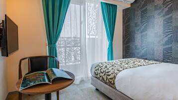 Quarto casal standard | Cofres nos quartos, Wi-Fi de cortesia