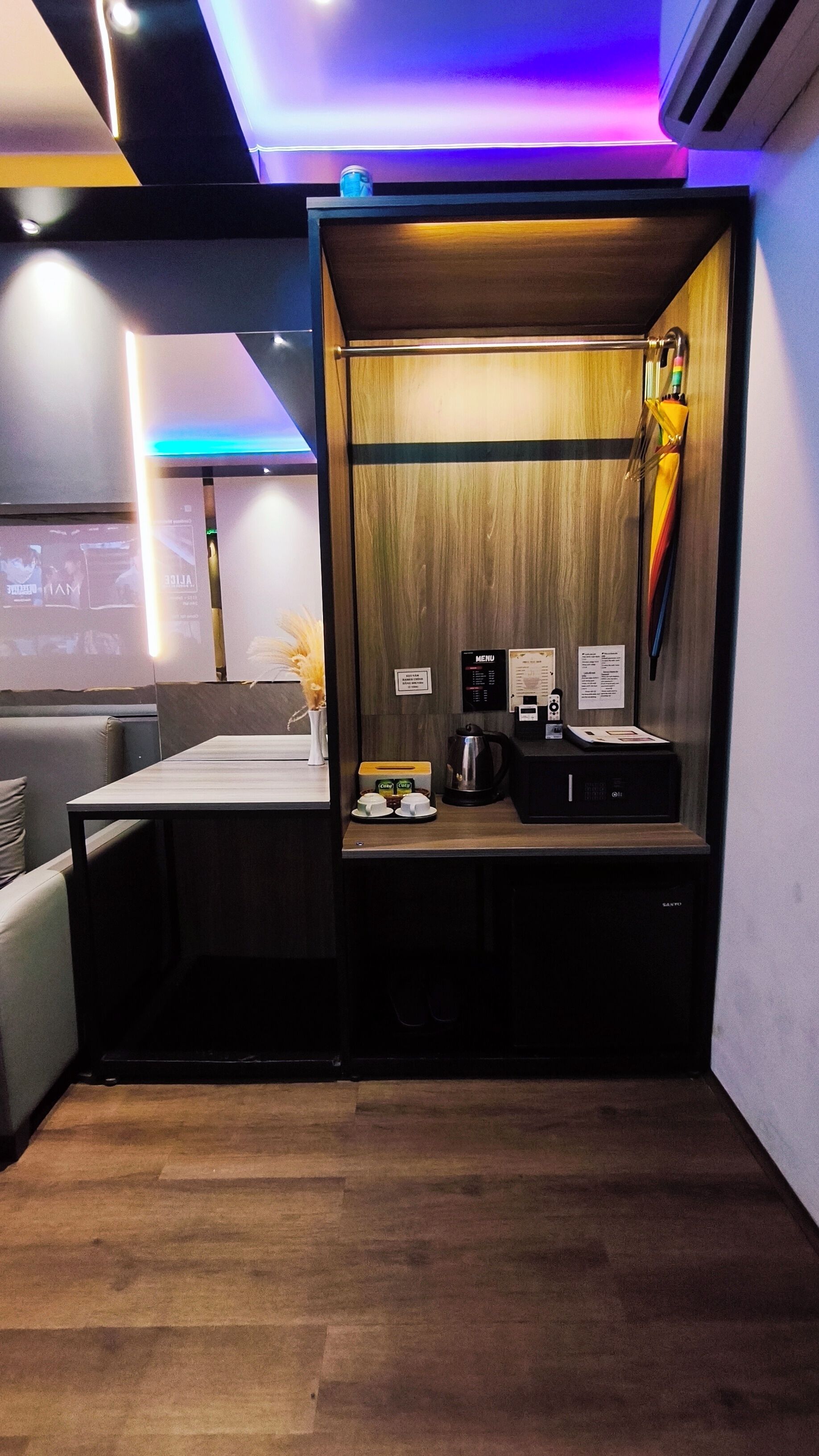 Estúdio Executivo, 1 cama queen-size e sofá-cama (Cinema) | Roupa hipoalergénica, minibar, cofre no quarto, secretária 