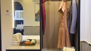 Estúdio Superior (Cinema) | Roupa hipoalergénica, minibar, cofre no quarto, secretária