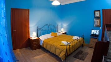 Quarto Quádruplo | Secretária, berços/camas para crianças grátis, Wi-fi grátis