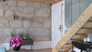 Apartamento Premium, 1 quarto (3F) | Sala de estar | Televisor de ecrã plano de 40 polegadas com canais por cabo, Smart TV