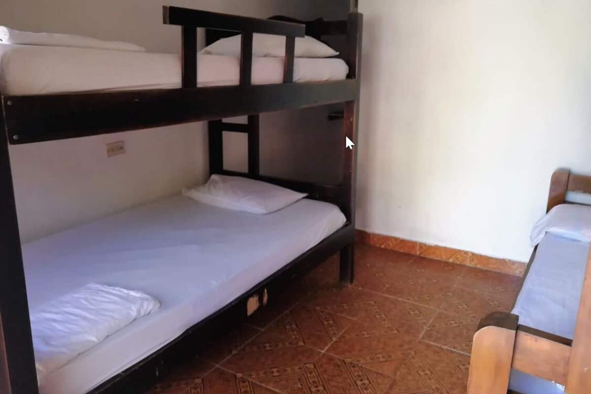 Wi-fi grátis, roupa de cama fornecida