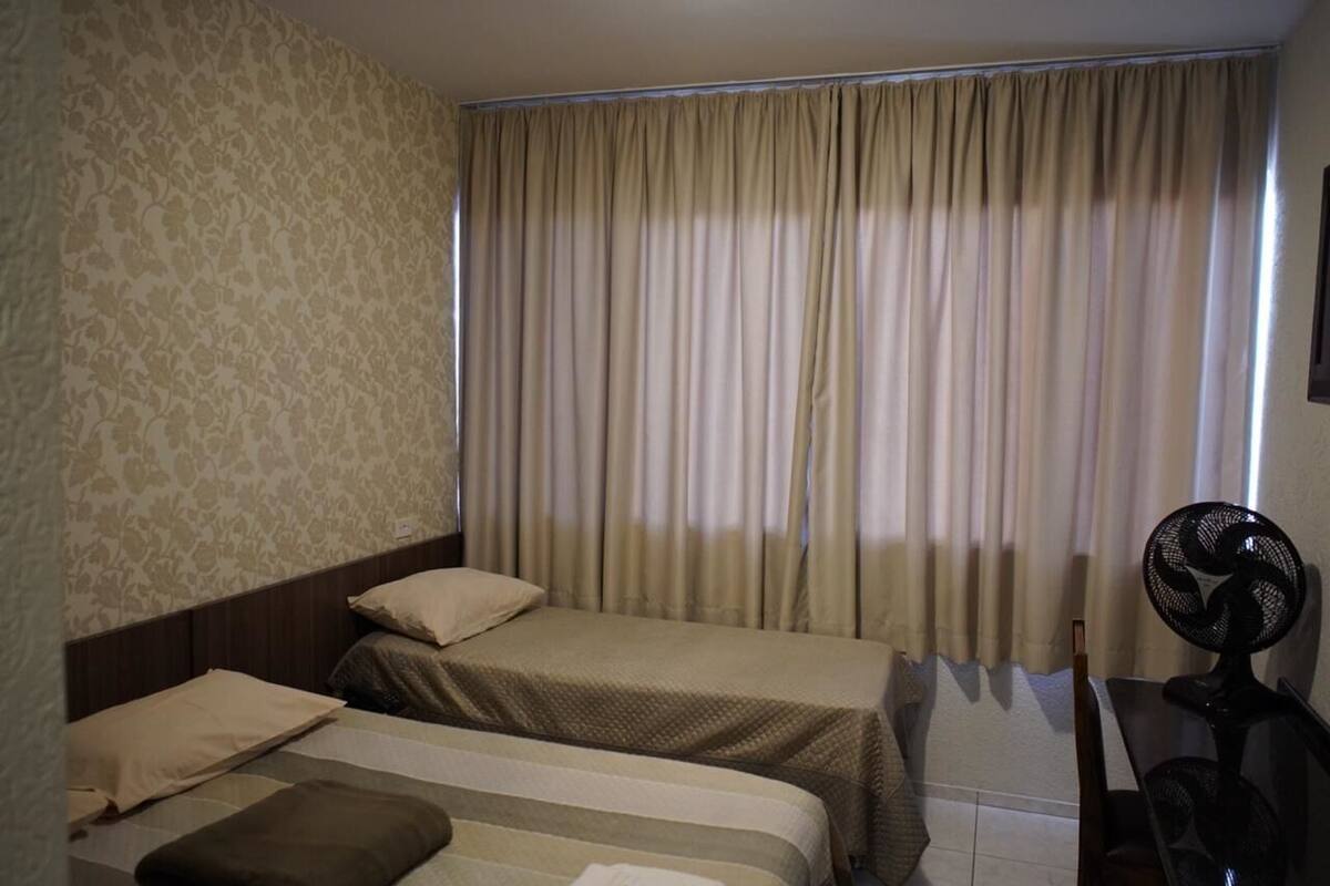 Quarto Individual Económico | Secretária, secretária adequada para computadores portáteis 