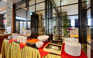 Pequeno-almoço tipo buffet diário (10000 KRW por pessoa) 