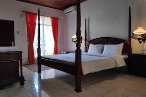 Quarto casal luxo | Escrivaninha, quartos à prova de som, Wi-Fi de cortesia, roupa de cama
