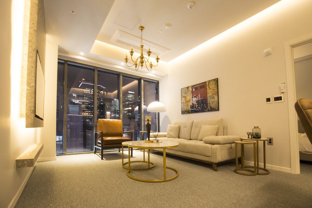 Uh Suite The Jongno - Seoul