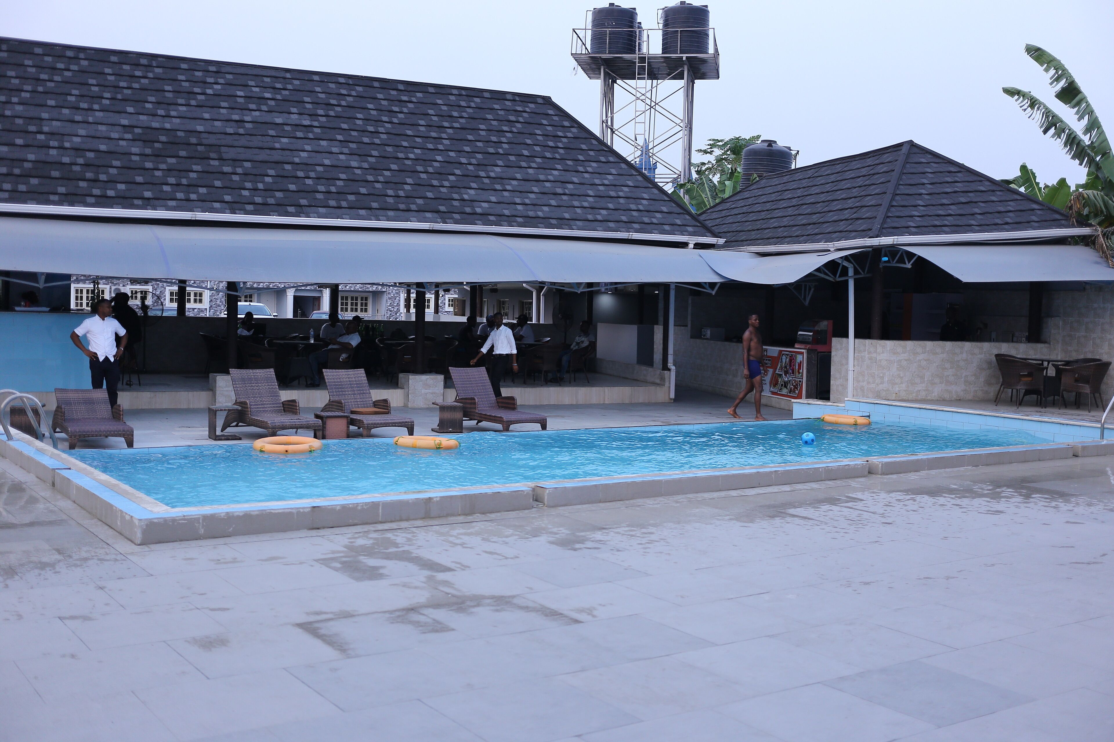 Bar junto à piscina