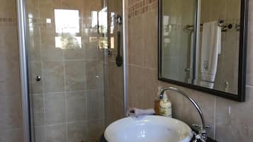 Quarto Standard | Lavatório na casa de banho