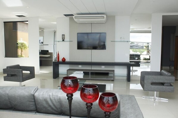 Área de estar no saguão