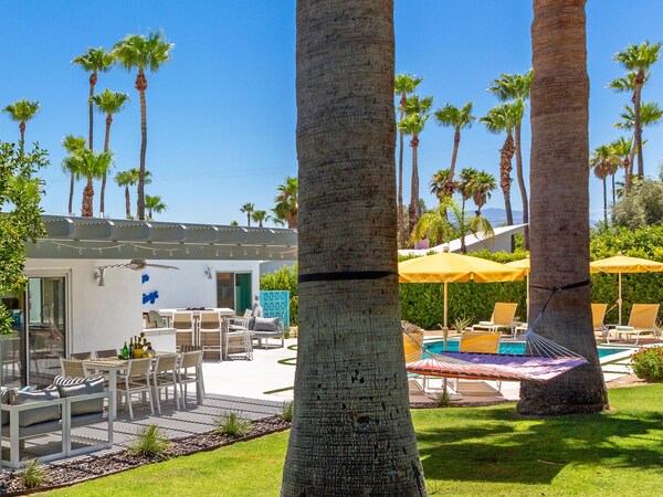 Mellow Yellow Butterfly - Palm Springs, CA