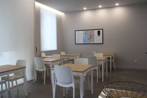 Quarto Quádruplo Standard | Cozinha partilhada | Uma chaleira elétrica 