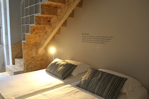 Quarto Quádruplo Standard | Cortinas/cortinados opacos, quartos insonorizados 