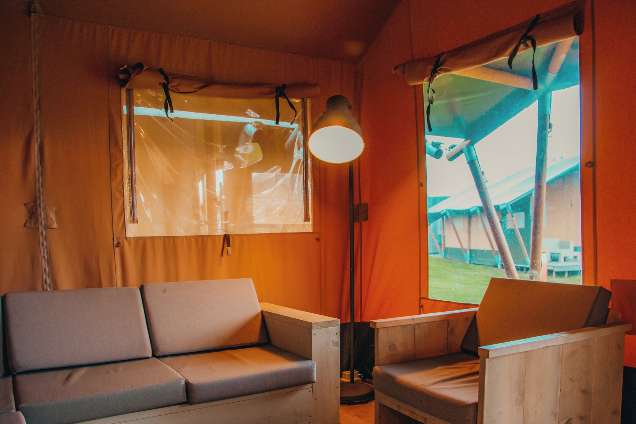 Geniet Van Een Avontuurlijke Glampingvakantie In Een Safaricottage Voor 6 Personen Op Recreatiepark De Boshoek, Midden Op De Veluwe. - Nijkerk