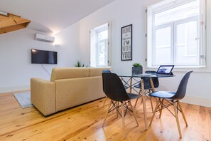 Estúdio Deluxe | Sala de estar | TV de ecrã plano 