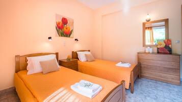 2 quartos, cofres nos quartos, individualmente decorados