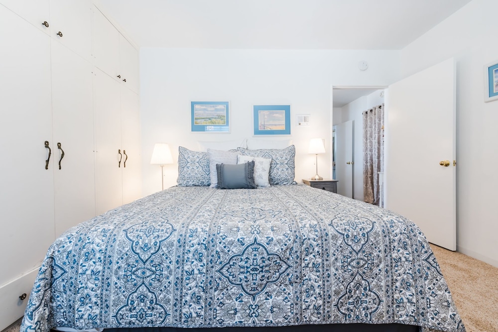 ¡Nuevo Listado! ¡La Mejor Vista De La Ciudad! Frente A La Bahía De 3 Dormitorios, 2 Baños, Casa De 2 Pisos - Newport Beach, CA