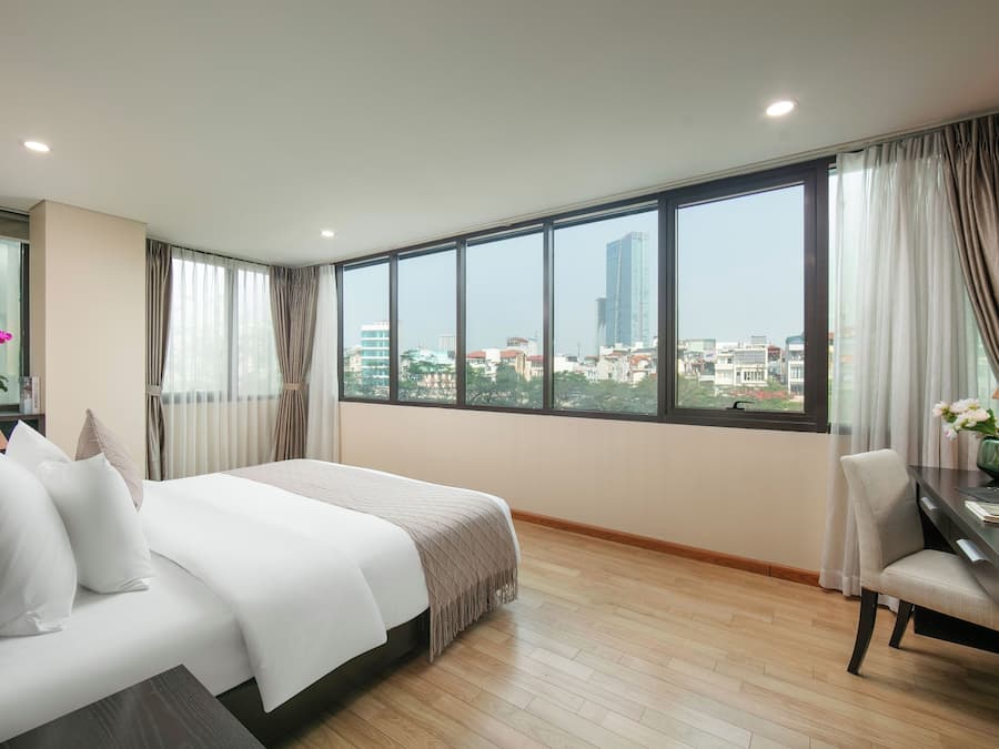 Apartamento luxo | Cofres nos quartos, escrivaninha, espaço de trabalho para notebook