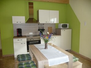 Apartamento, banheiro privativo, vista para o jardim | Parte interna