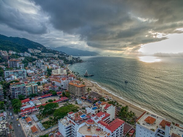 Perto da praia, toalhas de praia 